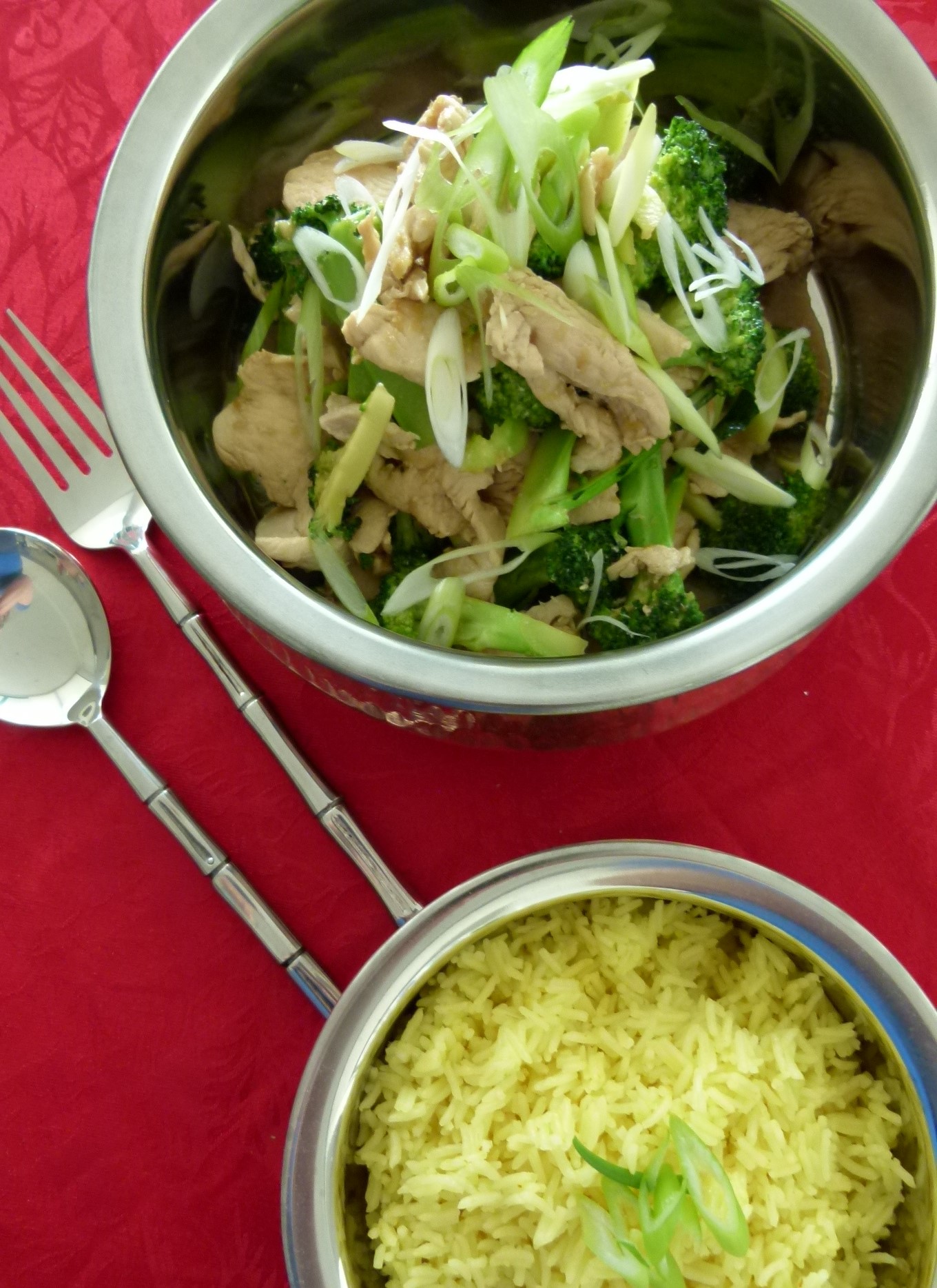 Ginger, garlic and soy chicken with turmeric rice – Miss Food Fairy